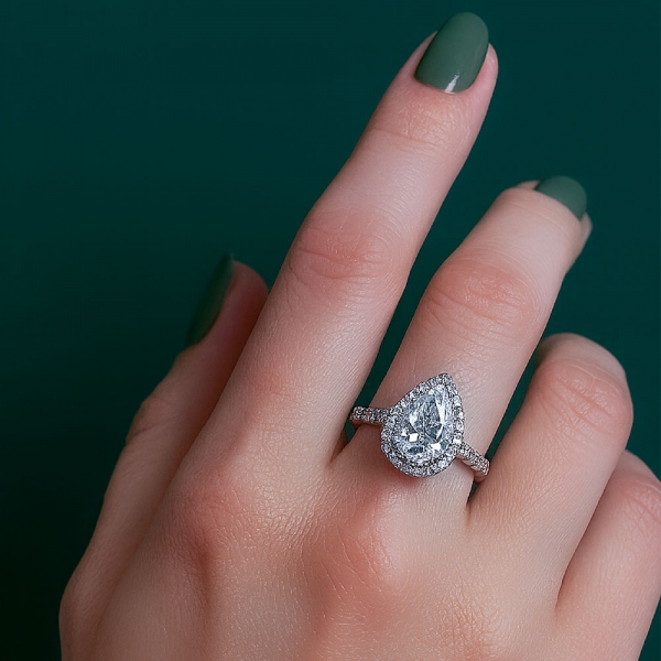Ilu Joyeria | Oval Gold Moissanite Ring